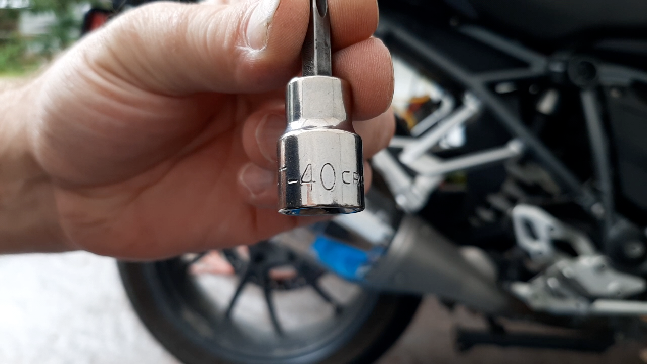 Max Torque Cans: Best Carbon Fiber Motorcycle Exhaust Slip On